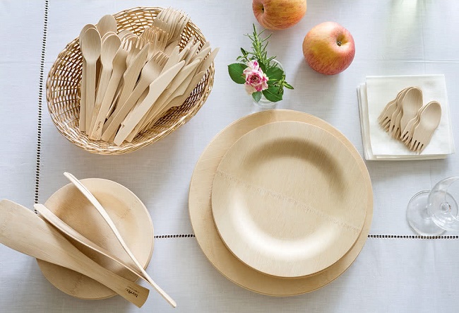 Going Green: Ways Wooden Dinnerware Can Benefit Your Business
